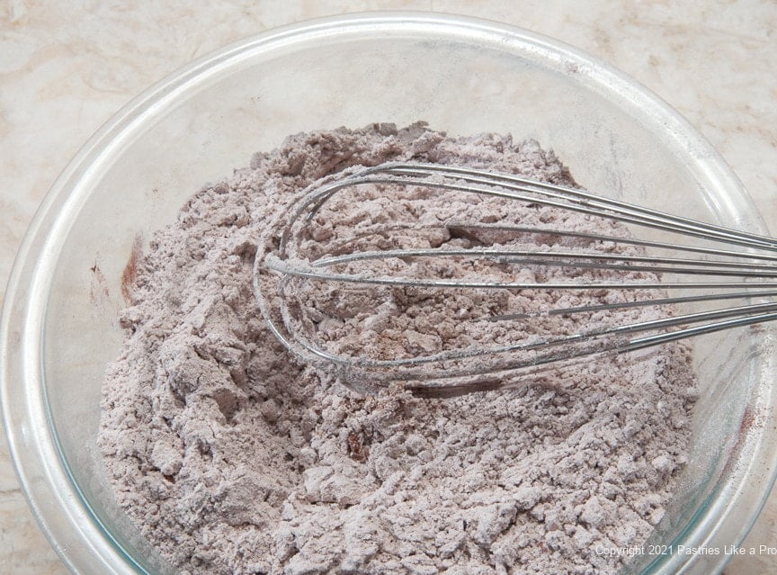 Weighing Ingredients Using the Tare/Zero on a Scale - Pastries Like a Pro