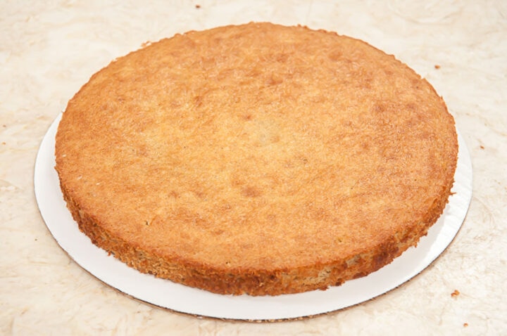 How to Bake a Flat Cake or Cake Pan Prep