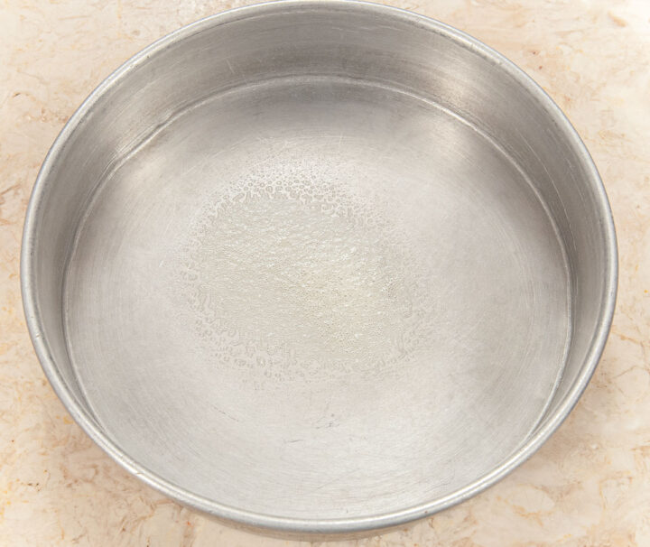 How to Bake a Flat Cake or Cake Pan Prep